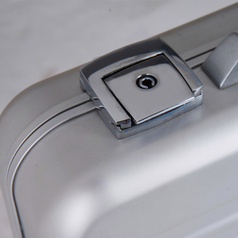 Lockable Silver Aluminum Attache Case Fabric Lining 410 X 300 X 88mm